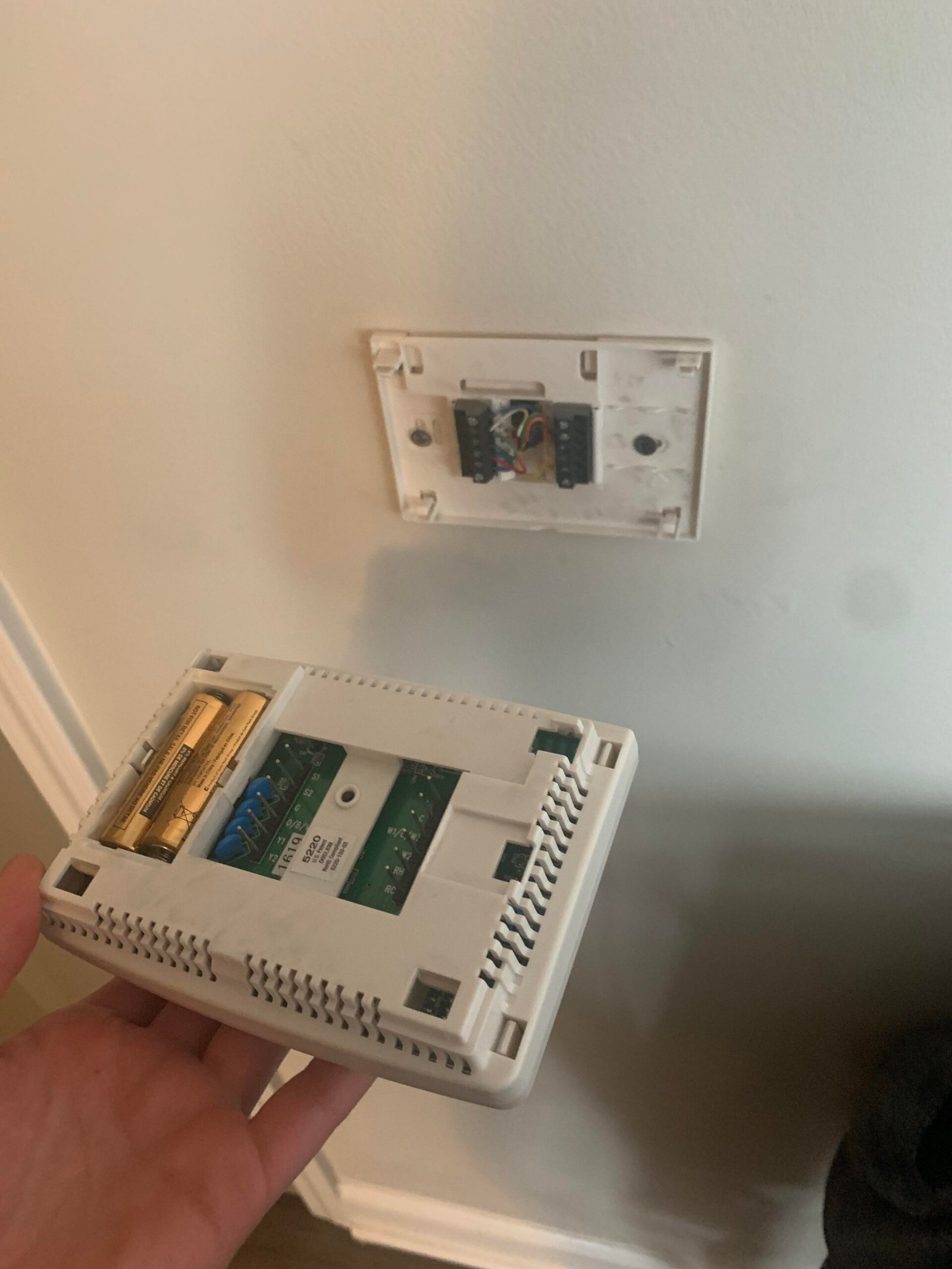 How Do You Reset a Thermostat After a Power Outage: Easy Steps